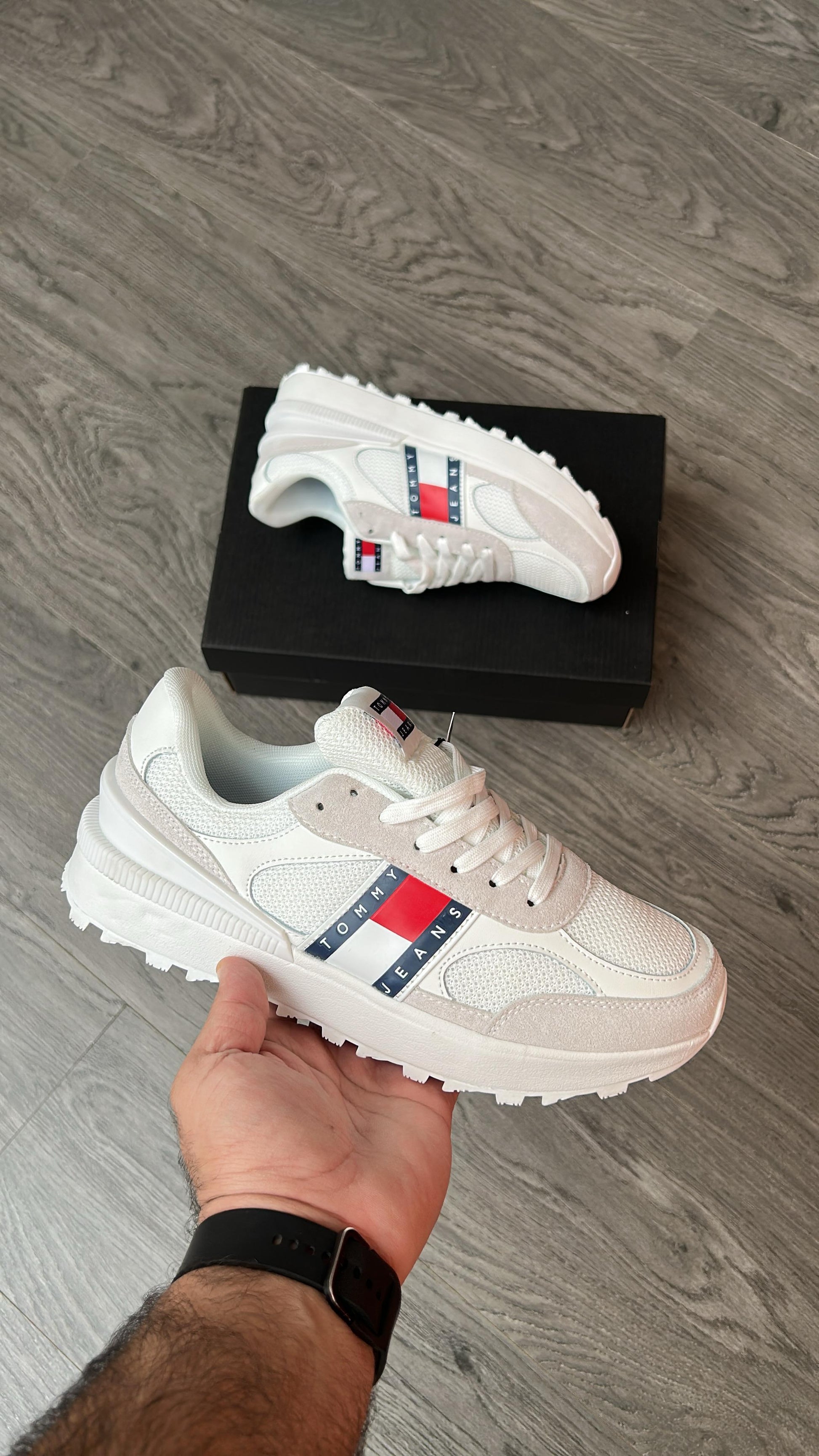 Tommy Hilfiger runners ess – Superstore Club